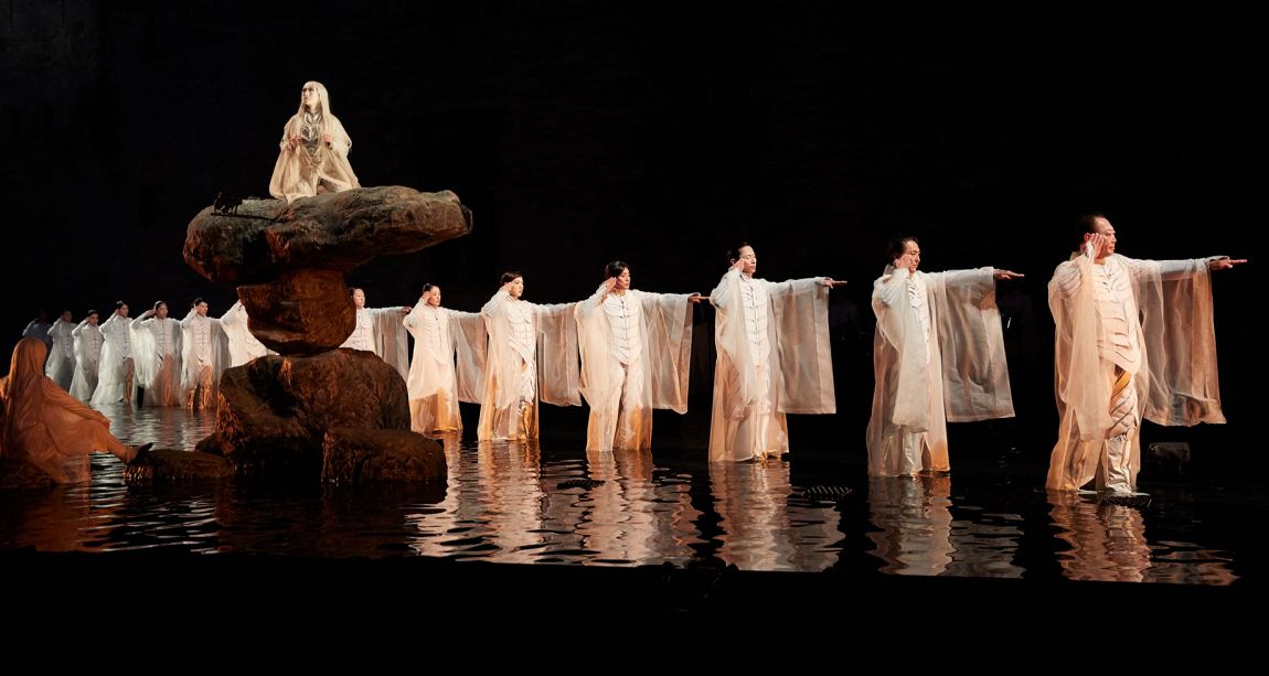 "Antigone" de Satoshi Miyagi : esthétique contemplative et héroïne ...